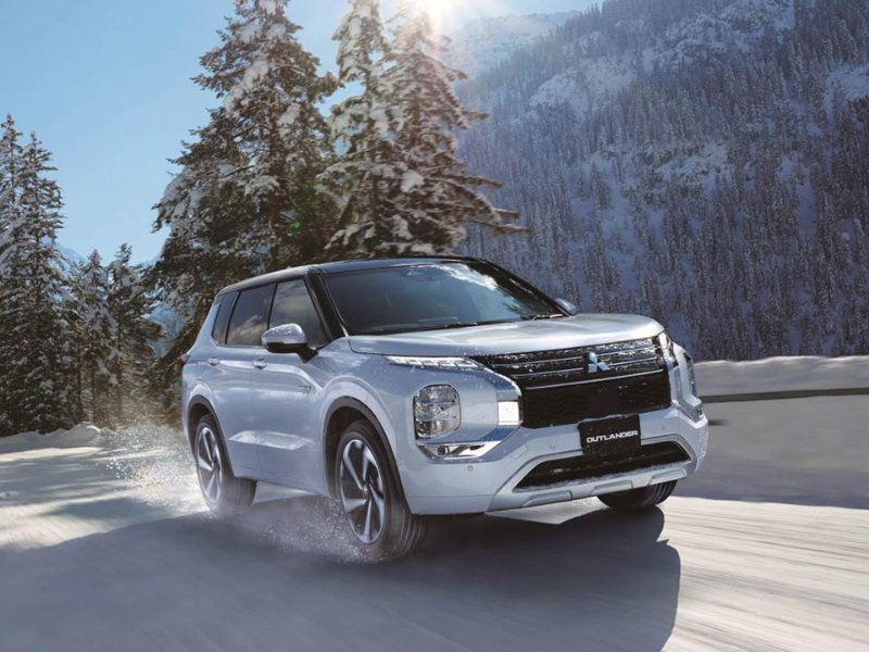 2023 Mitsubishi Outlander Plug-In Hybrid vs 2023 Mitsubishi Outlander ...